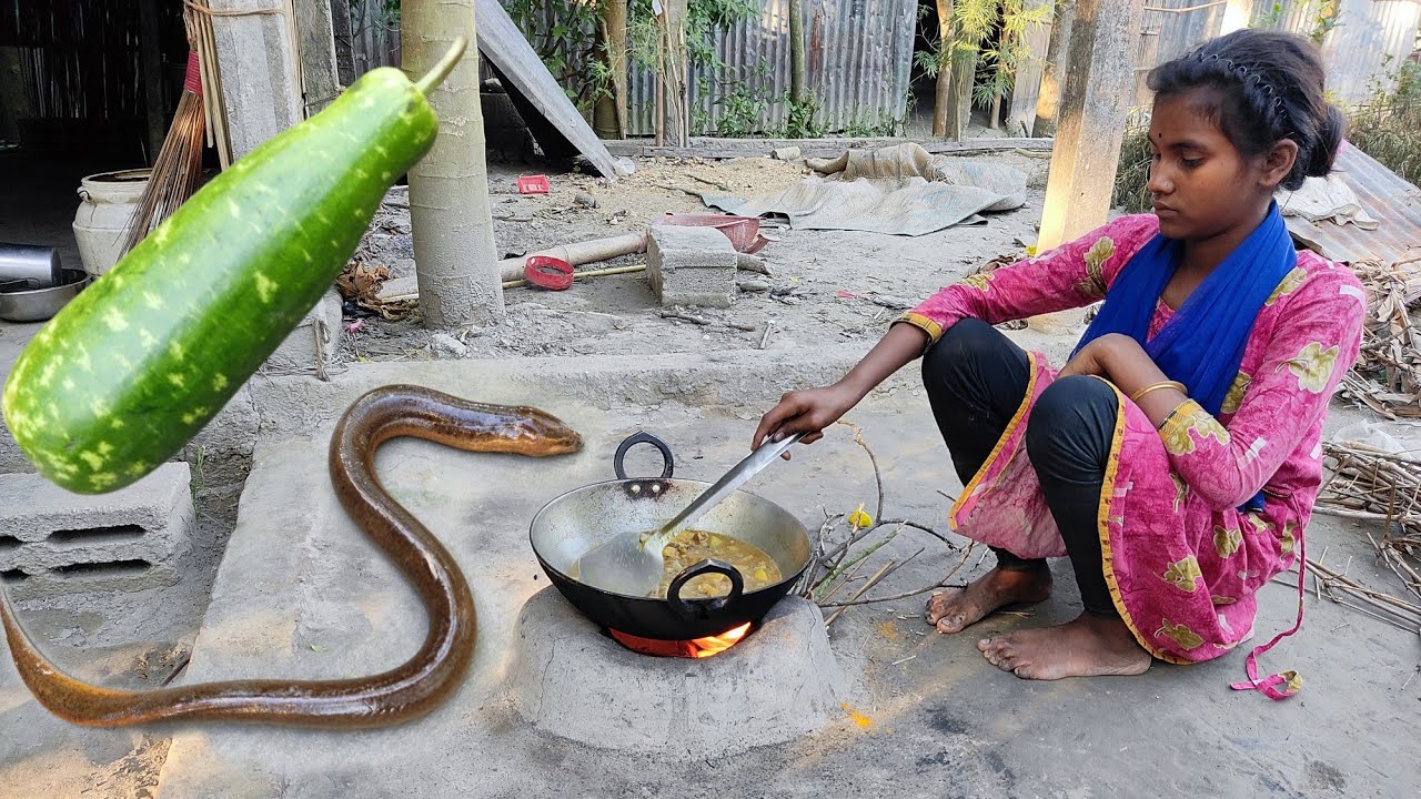 HOW TO CUT KUCHE FISH by Santali Tribe Girl | Kuche Fish Cooking ...