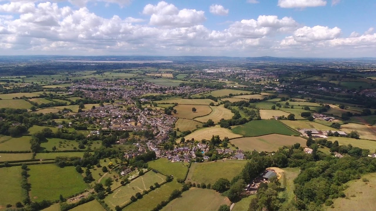 Flying over Selsley Common in Stroud, Gloucestershire - YouTube