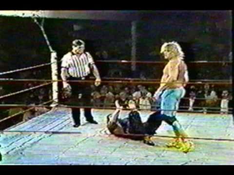 Carl Stiles vs Johnathan Holliday - YouTube