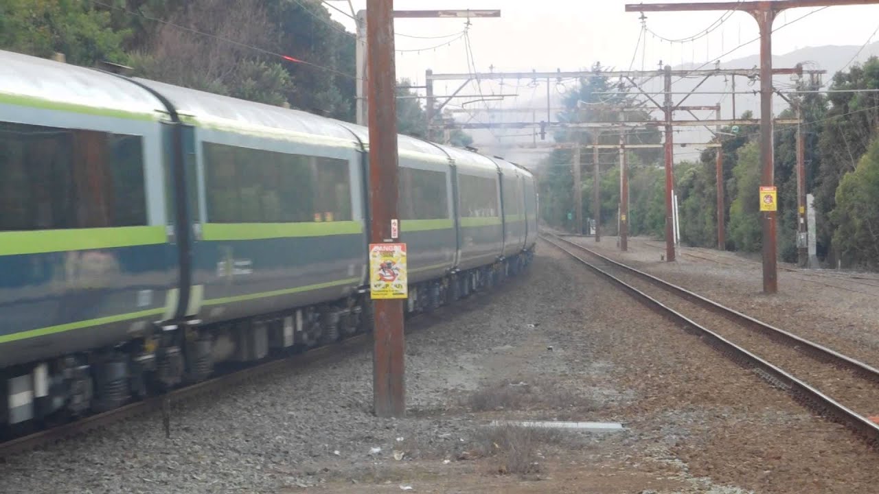 Tranz Metro Hutt Valley Line Woburn Station - YouTube
