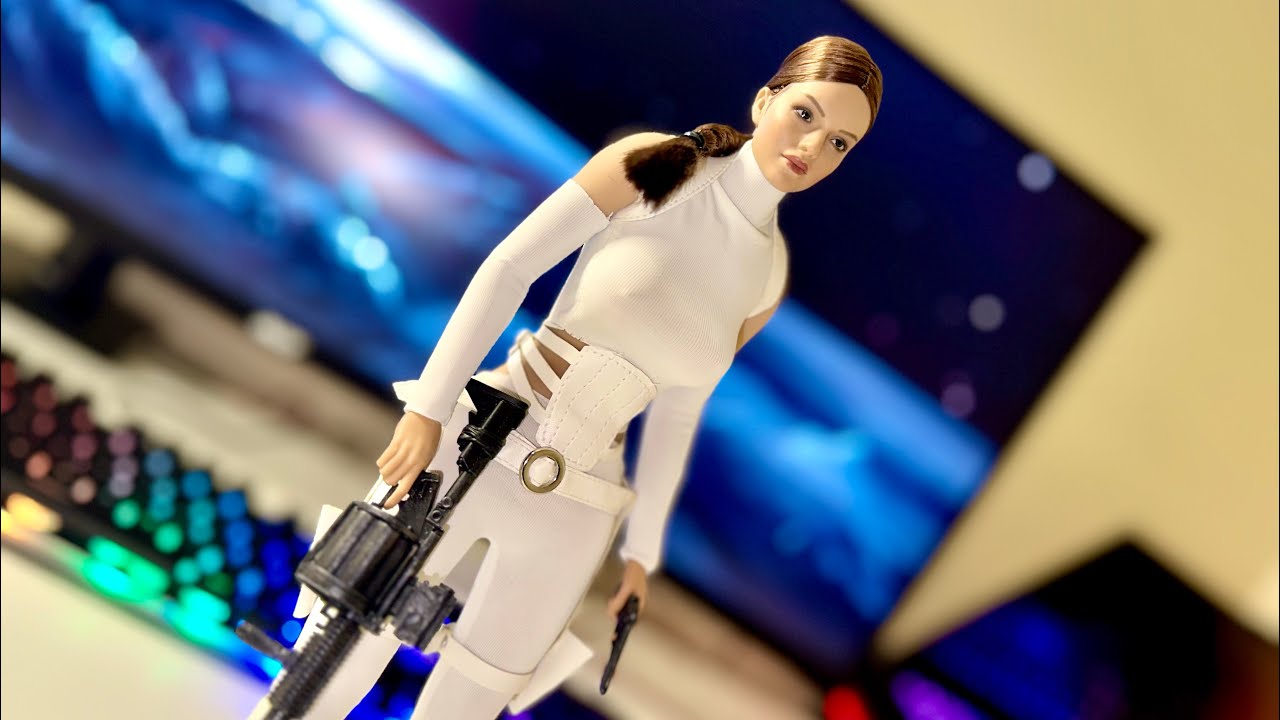 Lara Craft Doll Build | Hot Figurines | - YouTube