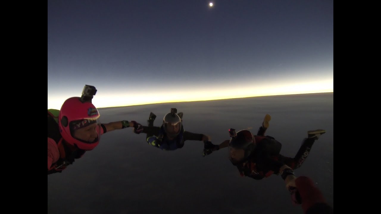 Solar Eclipse Skydive - Skydive Awesome, Madras, OR - YouTube