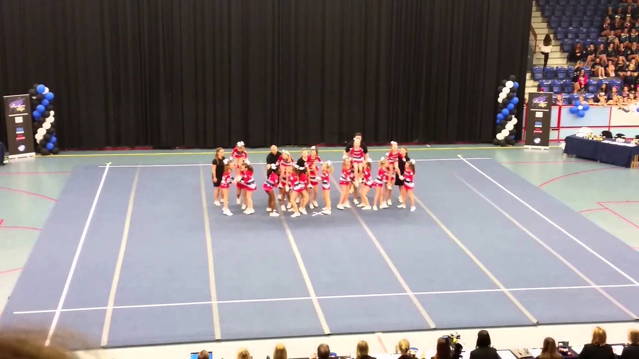 Dynamite cheerleading Dreams 2014/2015 - YouTube