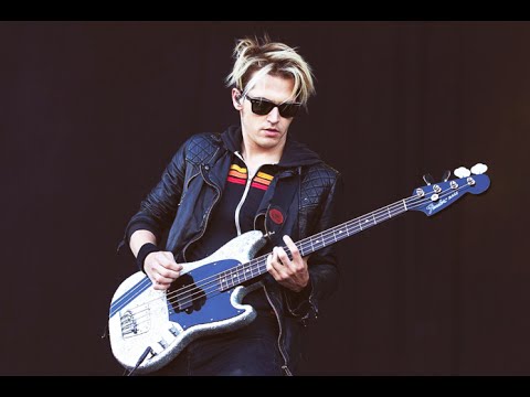 Mikey Way (MCR) Comes Clean on Drug & Alcohol Addiction - YouTube
