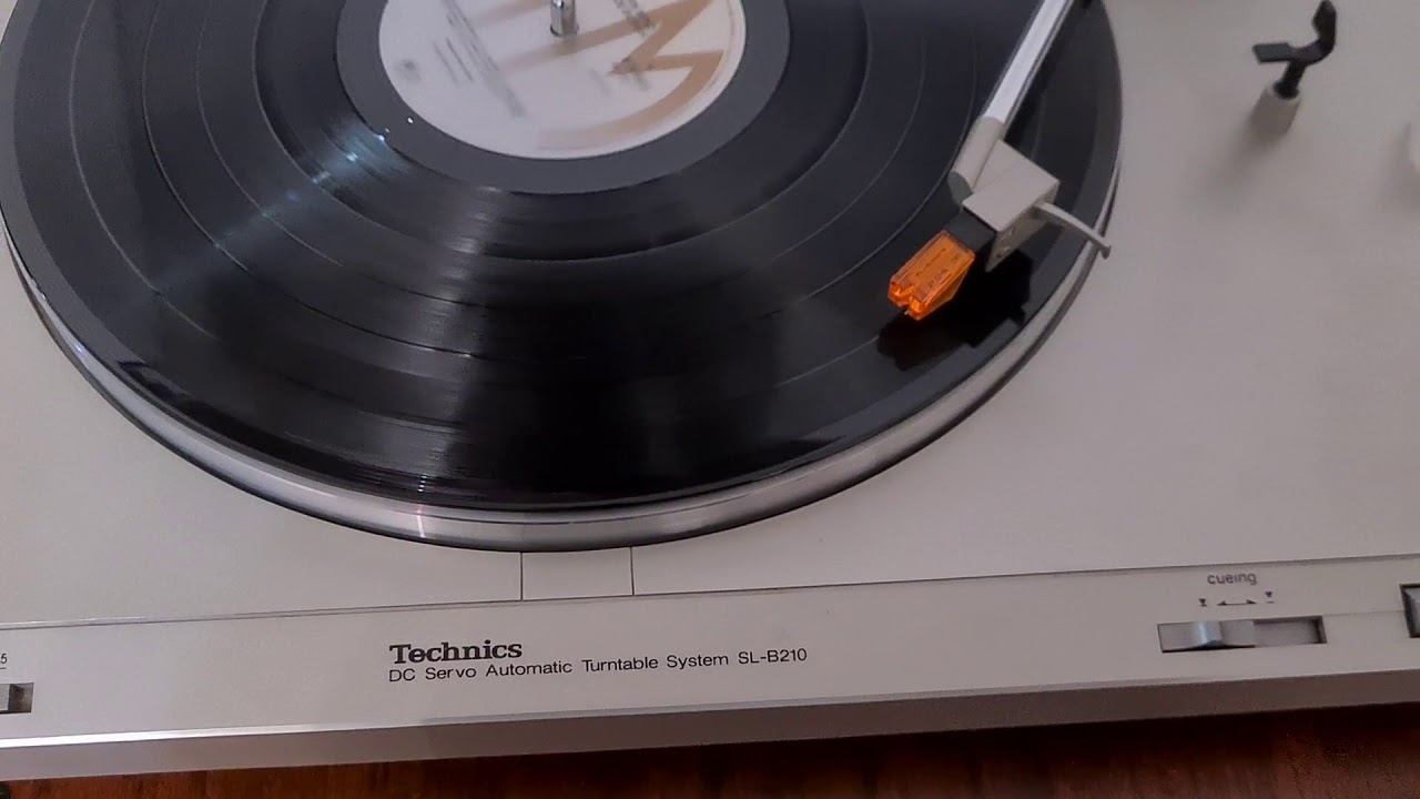 Test Technics SU-Z11 with Technics SL-B210 turn table - YouTube
