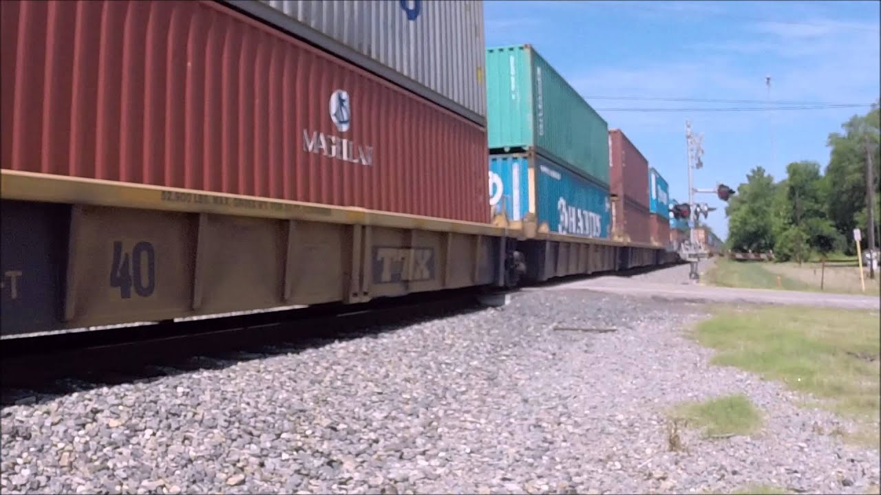 UP 7484 GE ES44AC leads UP IDIBC-25 on the UP Navasota Subdivision Tomball TX 4/25/2015 - YouTube