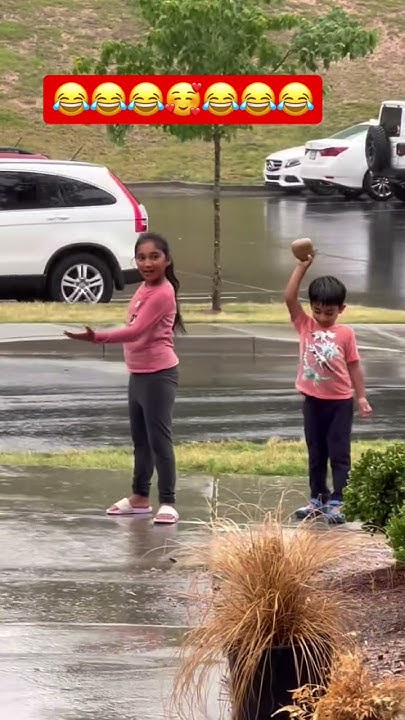 Baarish 🌧 mein tum 😂🥰#shorts #ytshorts #sanu #krishu #krishuskingdom - YouTube