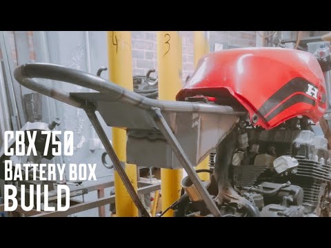 Cafe racer build - box for battery and electronics CBX 750 - Costruzione cafe racer - box batteria
