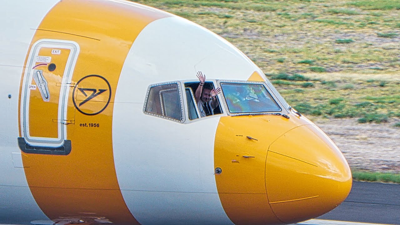 CONDOR SUPER PILOTS WAVING Boeing 757 300 at Madeira Airport - YouTube