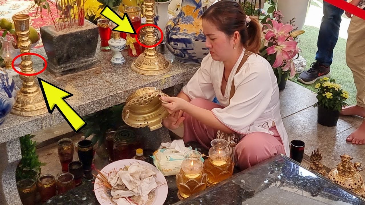 Hồng Loan lau bát nhang rớt nước mắt khi THẤY CHUYỆN NÀY tại mộ NSUT Vũ ...