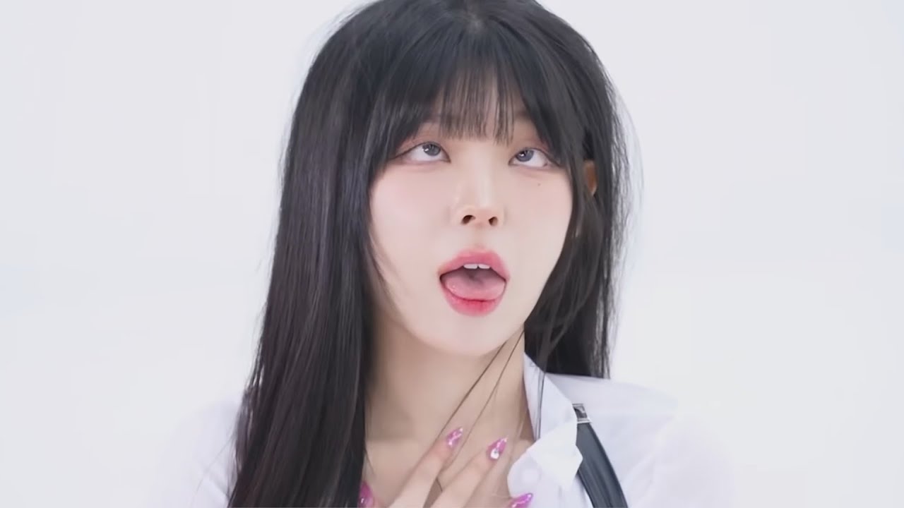 She Ahegao on COMMAND - YouTube