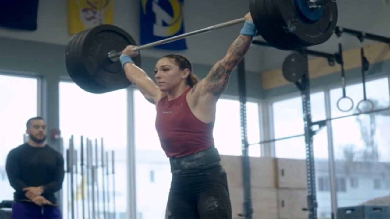 CrossFit Games 女运动员 Bethany Shadburne - OPEN 23.3 - YouTube