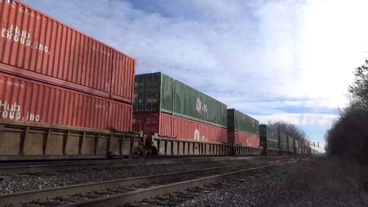 Railfanning - End of one train and start of another train (2 trains ...