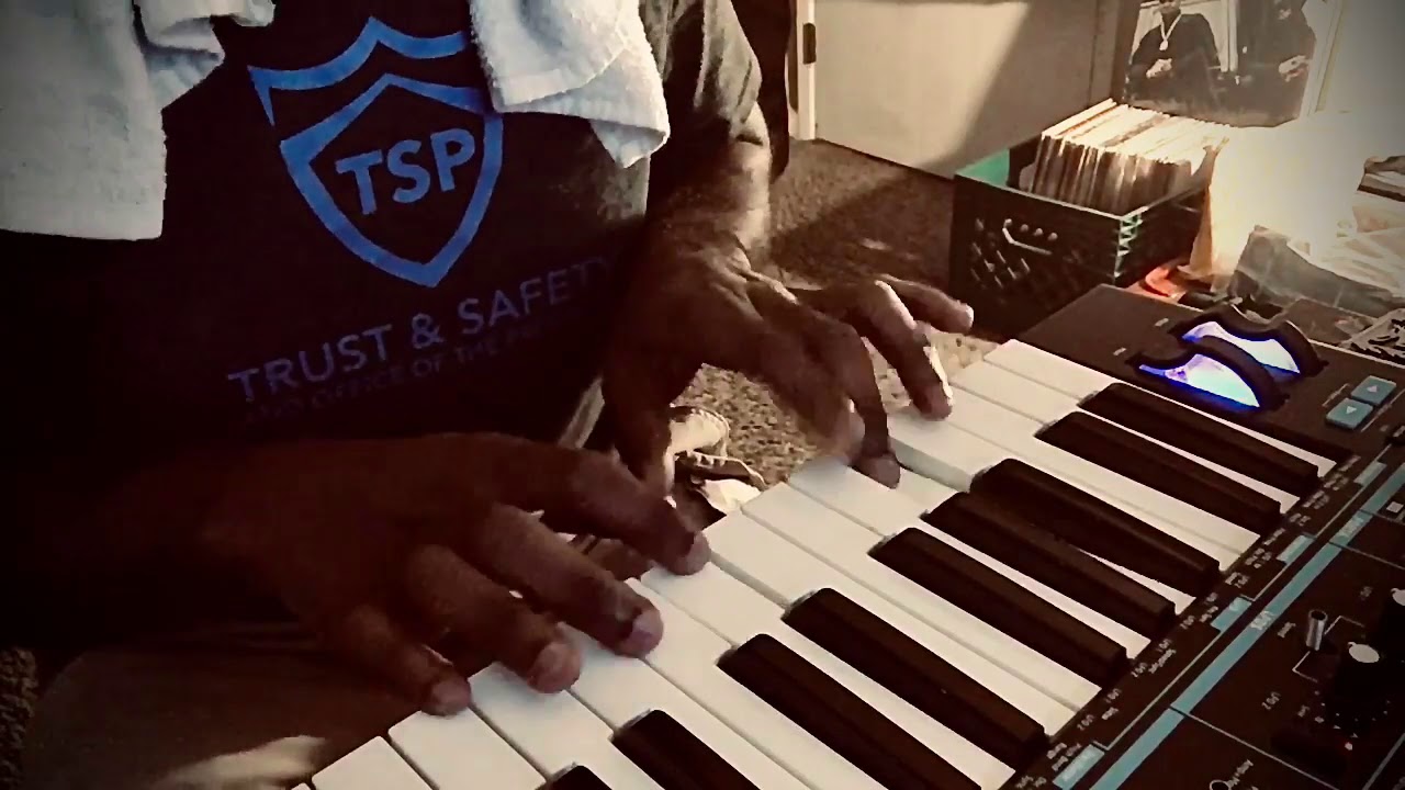 SOS Band - Just Be Good To Me (Synth Bass Cover) - YouTube