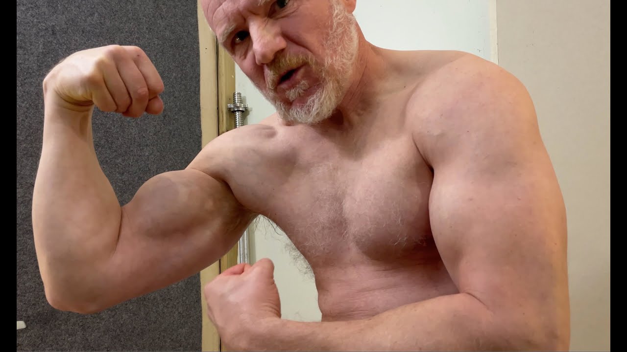 Muscle worship biceps. Cocky verbal muscle Daddy showing off his big muscular biceps - YouTube