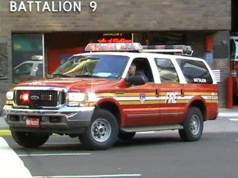 Battalion chief 9 FDNY + Ambulance NYU - YouTube