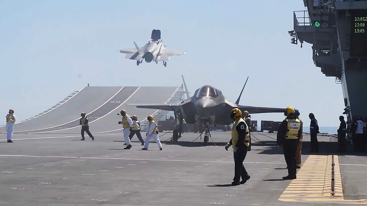 UK F-35 Jets operate from HMS Queen Elizabeth in the North Sea - YouTube