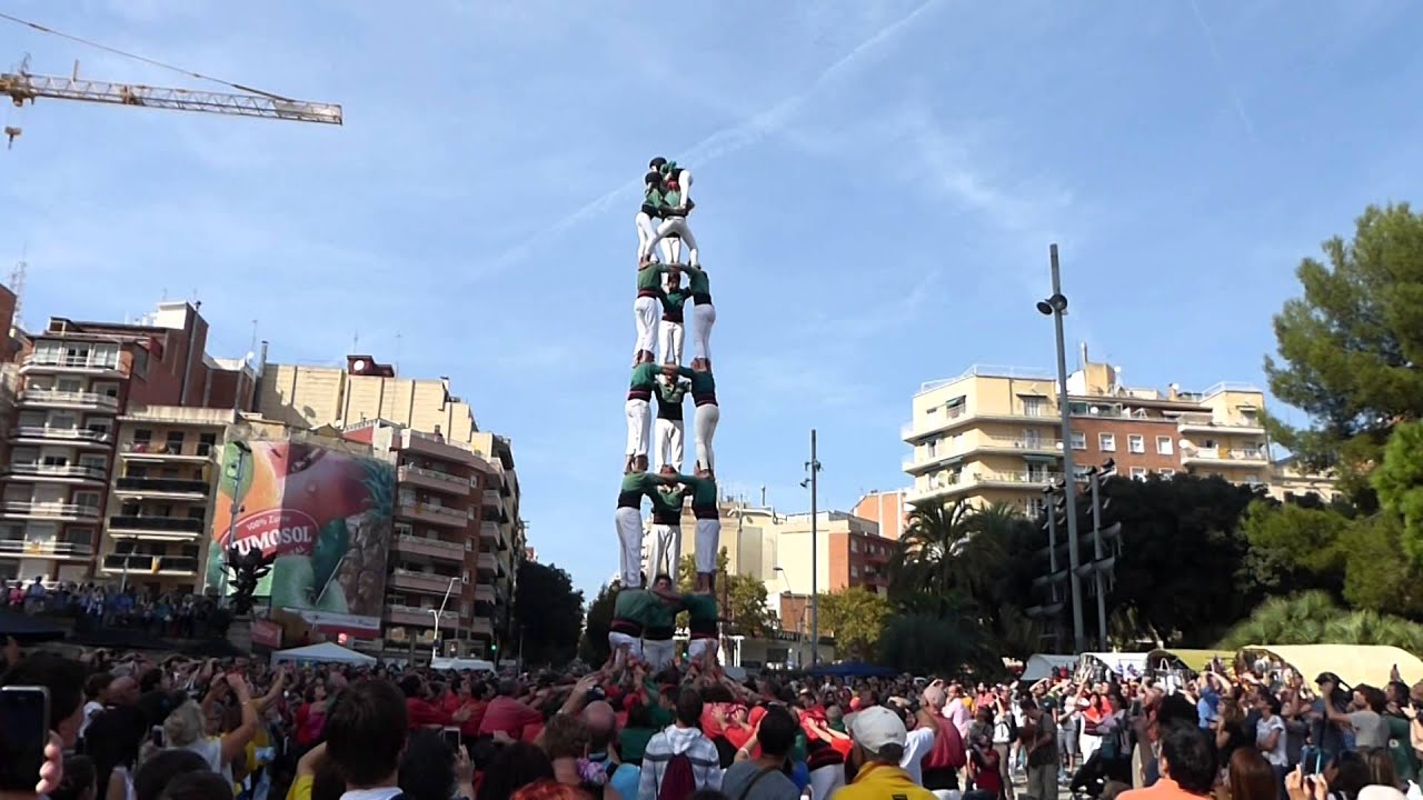 Castellets at the Sagrada Familia Barcelona - YouTube