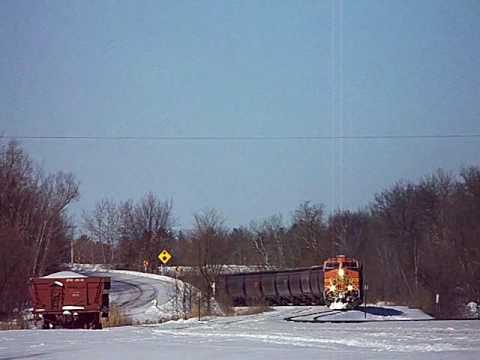 BNSF 4683 East, 1-4-10 - YouTube