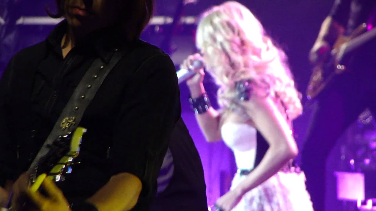 Carrie Underwood - Good Girl - YouTube
