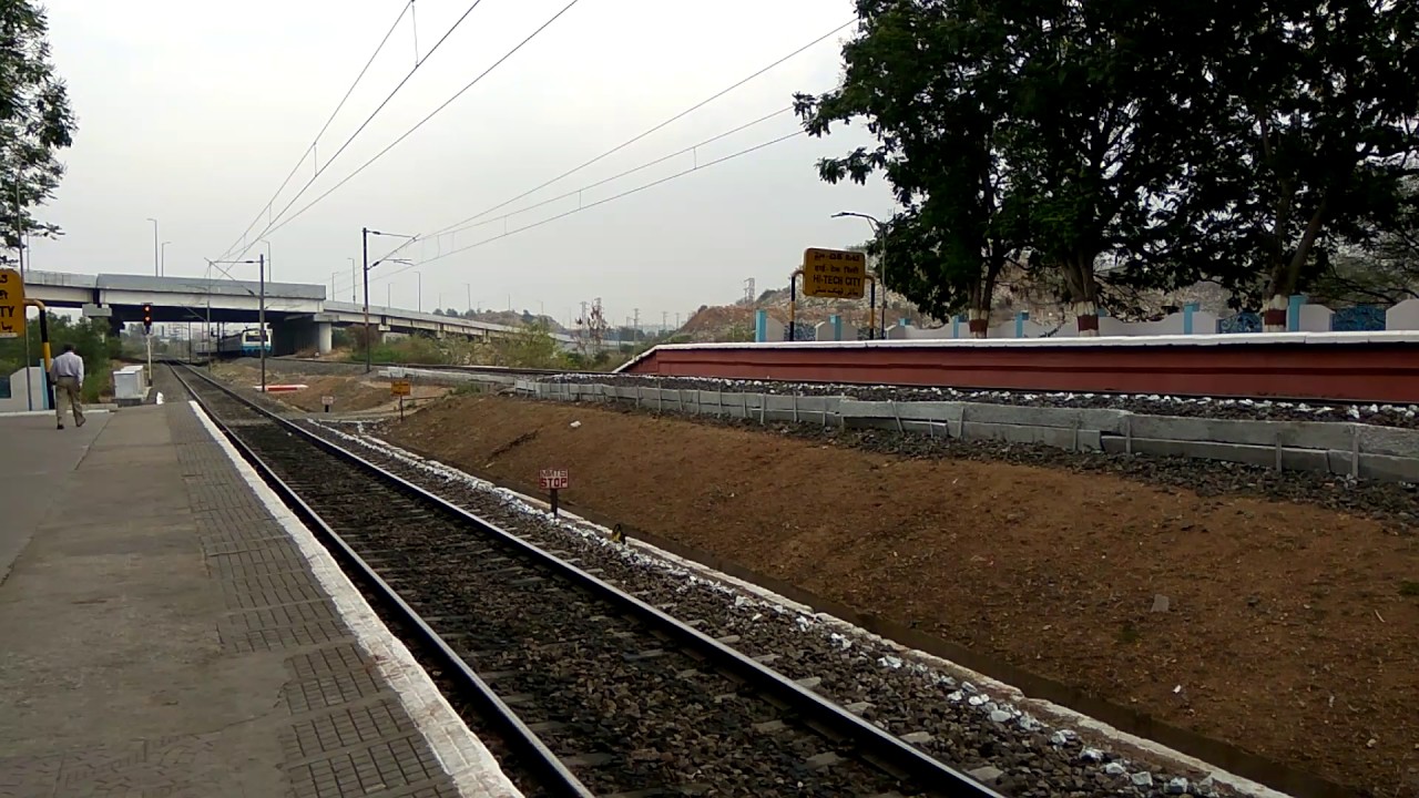 Hyderabad MMTS Train Arrival to Hi-tech City Railway Station - YouTube