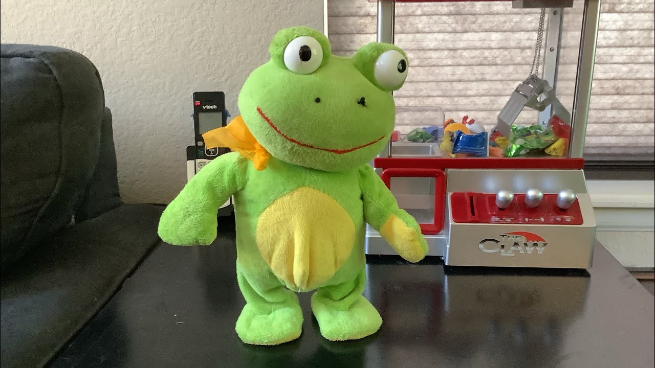 Gemmy sidestepping frog “Shake it” - YouTube