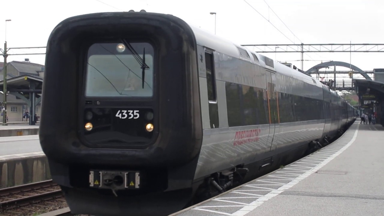 Øresundståg ET for Göteborg at Lund Central Station - YouTube