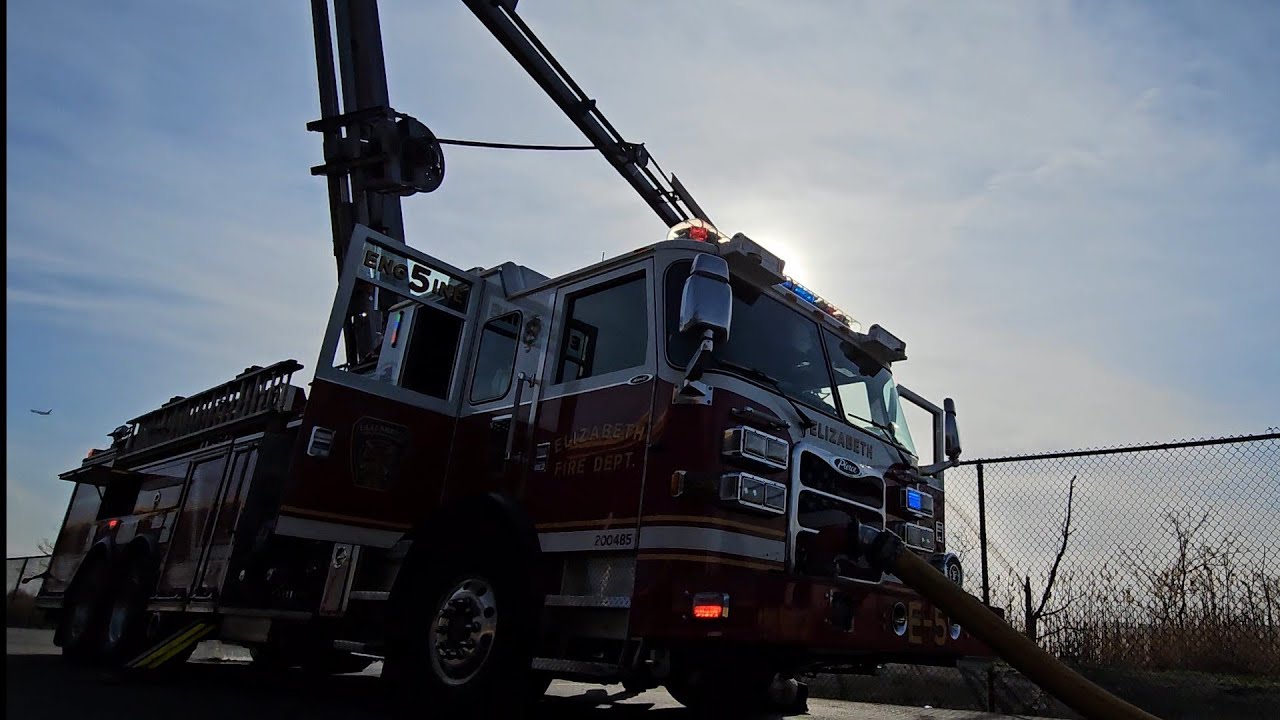 ELIZABETH NJ FIRE DEPARTMENT ENGINE 5 SNOZEL IN OPERATION 4-9-24 - YouTube