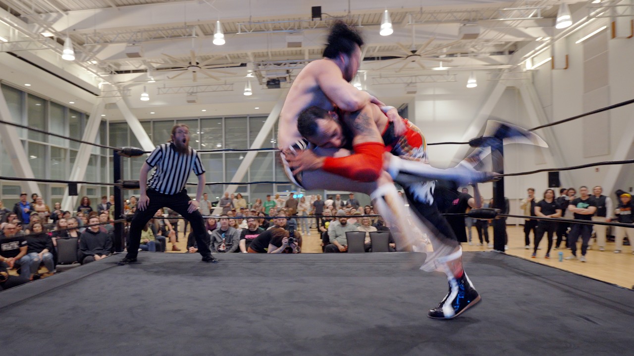 Sebastian Wolfe vs Judas Icarus 💥 BOOM! Pro Wrestling - YouTube