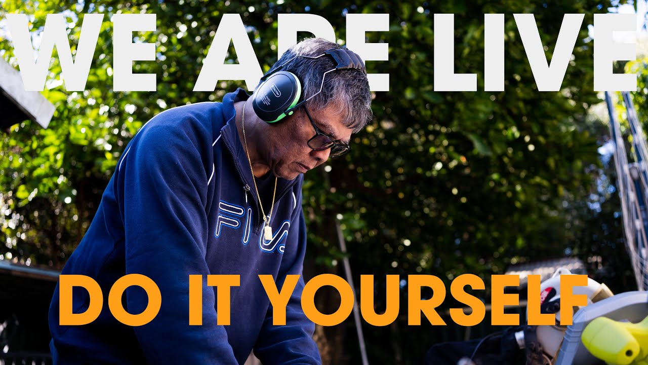 WE ARE LIVE - Sagitsit DIY TV - YouTube
