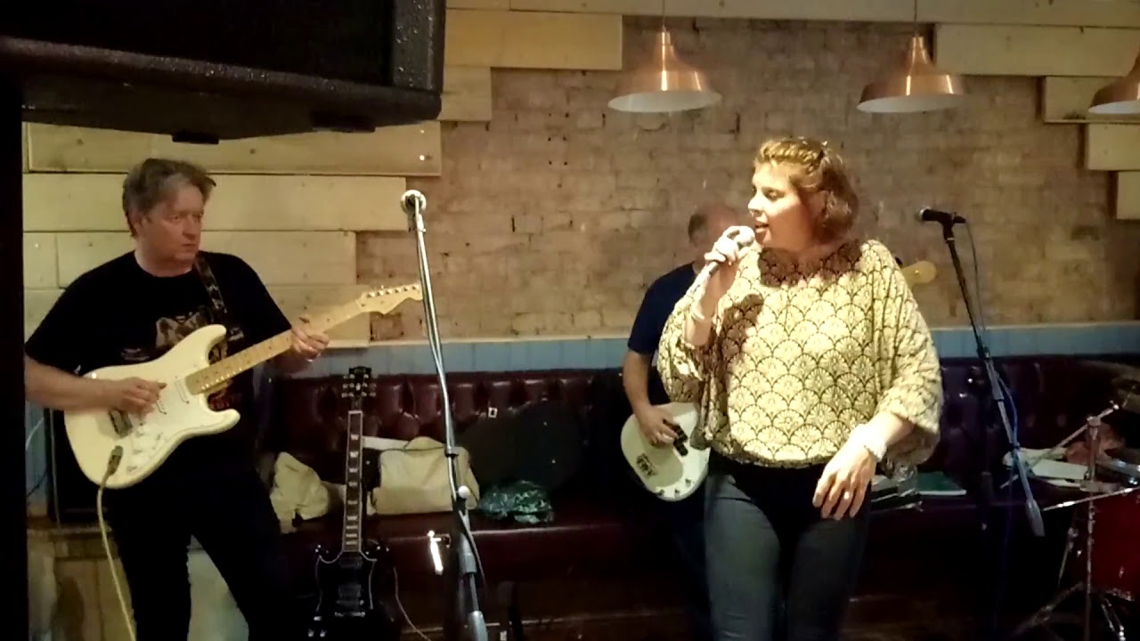 The Dead Bandits at the Gunmakers Arms - YouTube