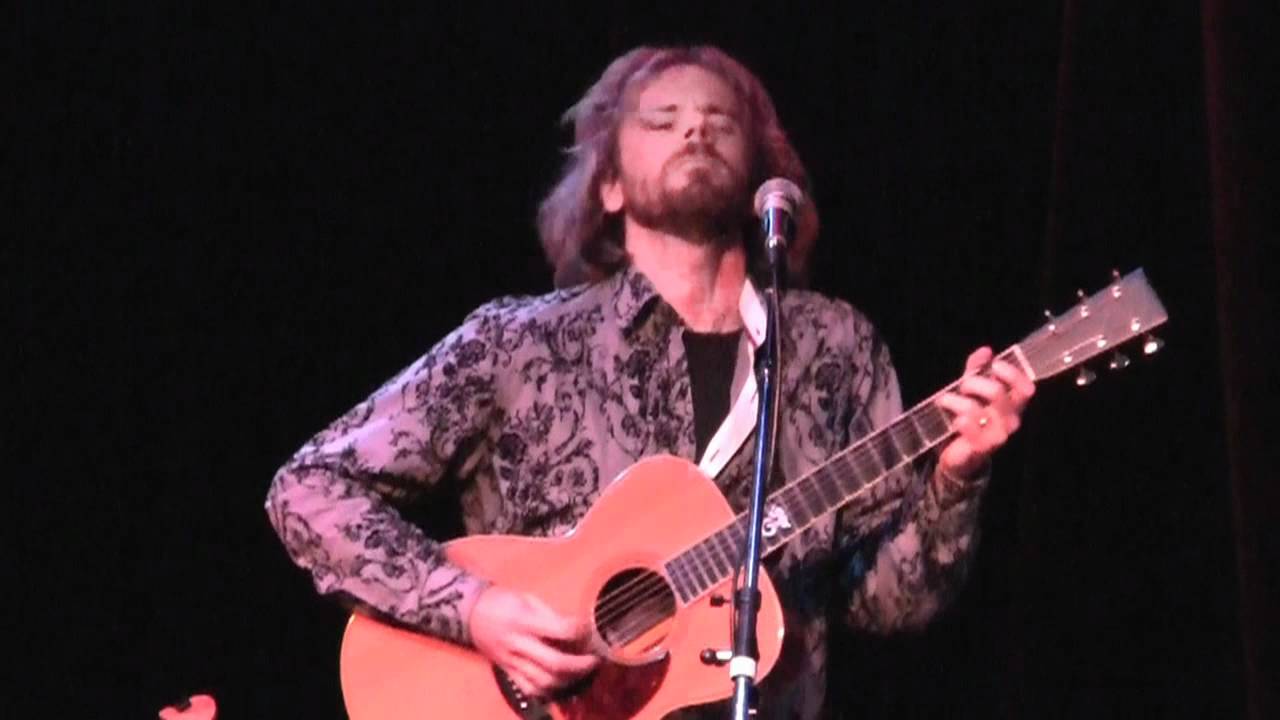 James Nash performing 'City Boy' at SCGC's 35th Anniversary Concert ...