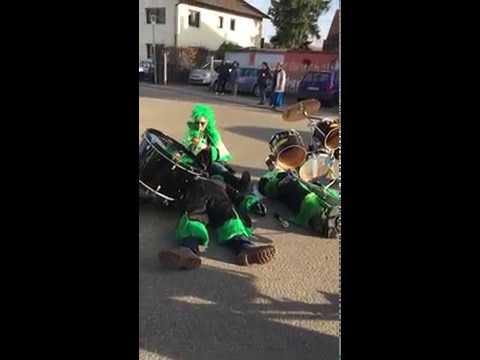 25.02.17 völlig erschöpft nach dem Östringer Faschingsumzug... unn doch gehd's immor weiddor