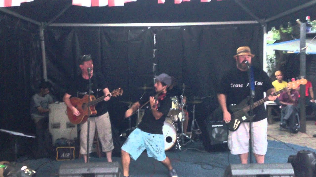 Craic Atau playing Sally Mac at EP Jakarta - YouTube