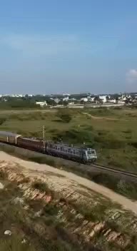 11014 COIMBATORE - LOKMANYA TILAK TERMINALS KURLA EXPRESS RUNNING LATE - YouTube
