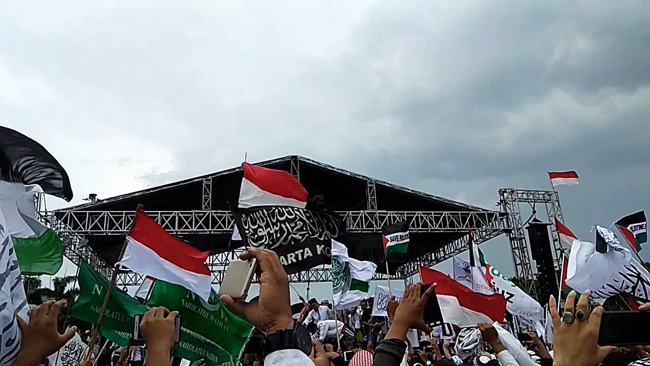 MERAH SAGA - SHOUTUL HAROKAH (Live Aksi Bela Palestina di Monas) - YouTube