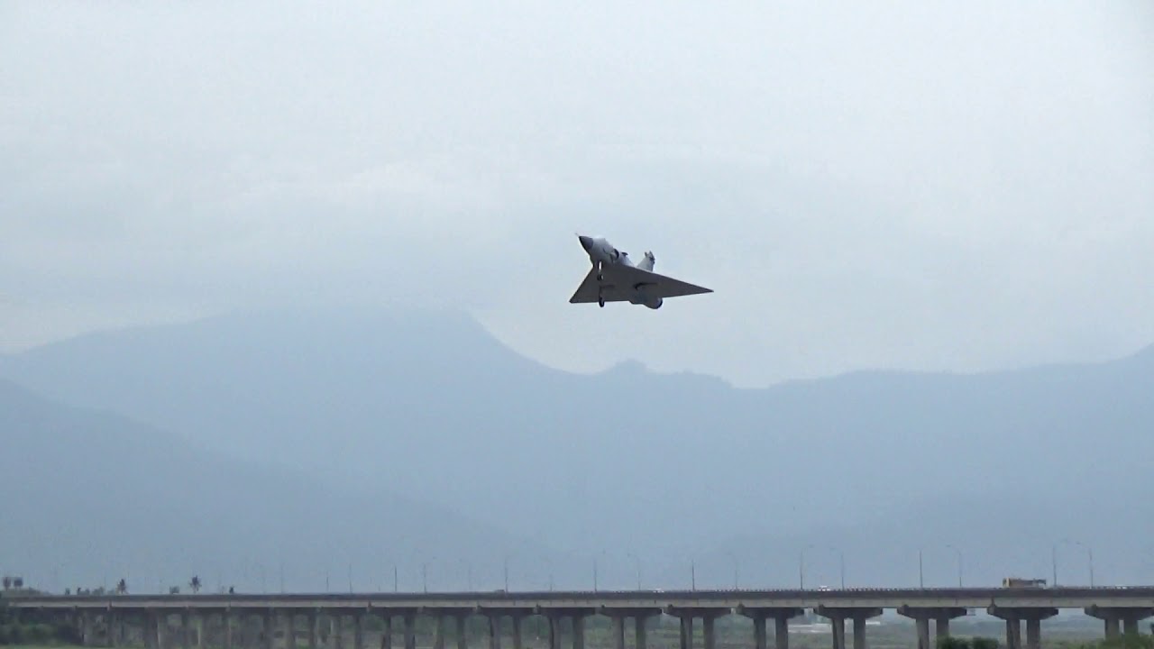 90mm M2000 TEST 幻象2000 測試飛行成功 - YouTube