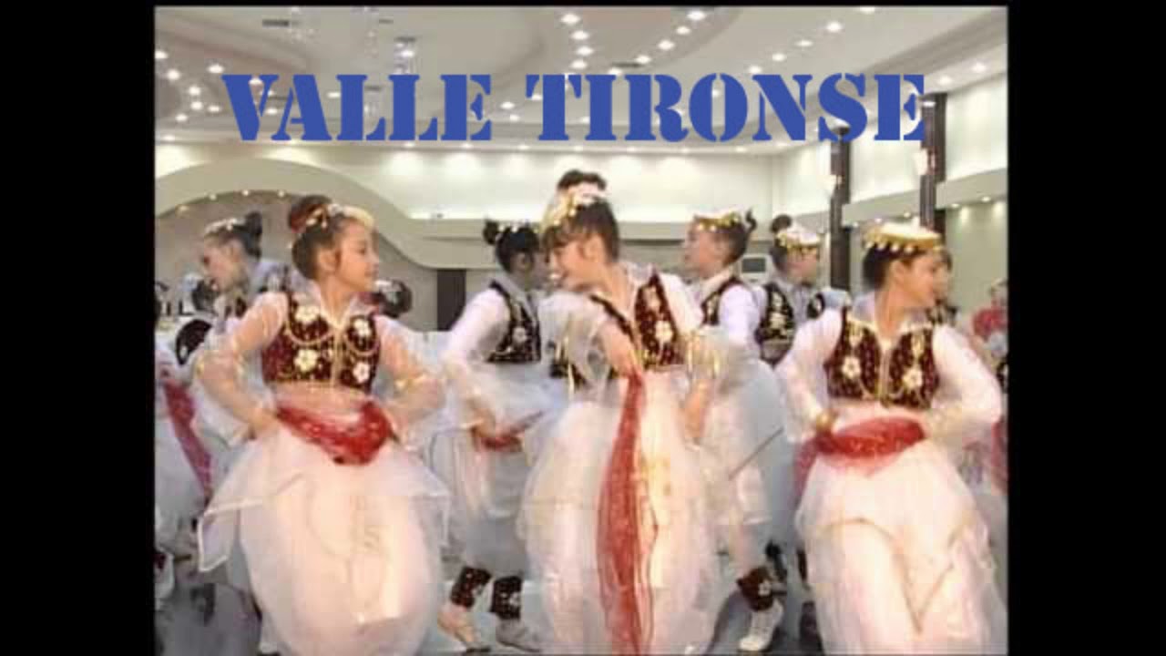 Valle tironse, Naploni, Merita Halili Mix. Kenge popullore. - YouTube