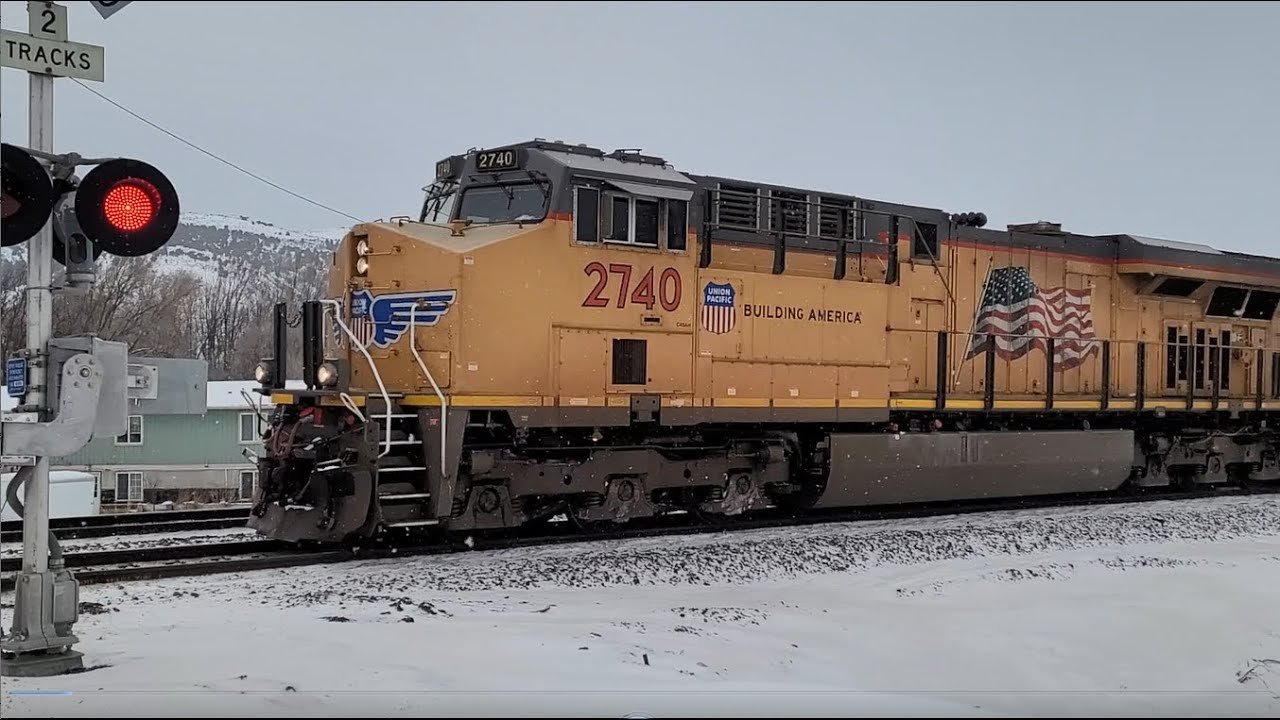 Long Union Pacific Freight Train at Inkom, Idaho on a very snowy day ...