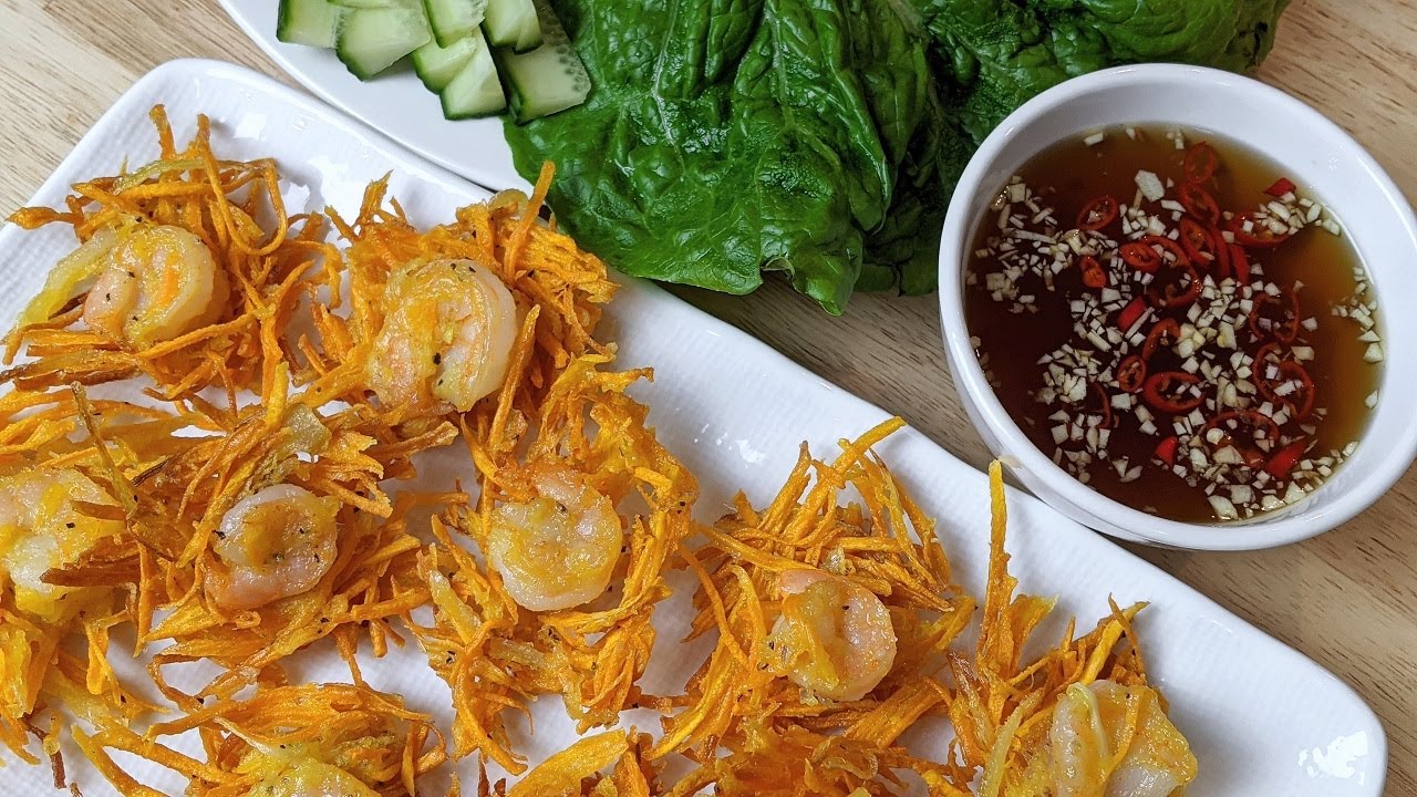 GALETTES DE CREVETTES FRITES - VIETNAMESE SWEET POTATOE SHRIMP FRITTERS ...