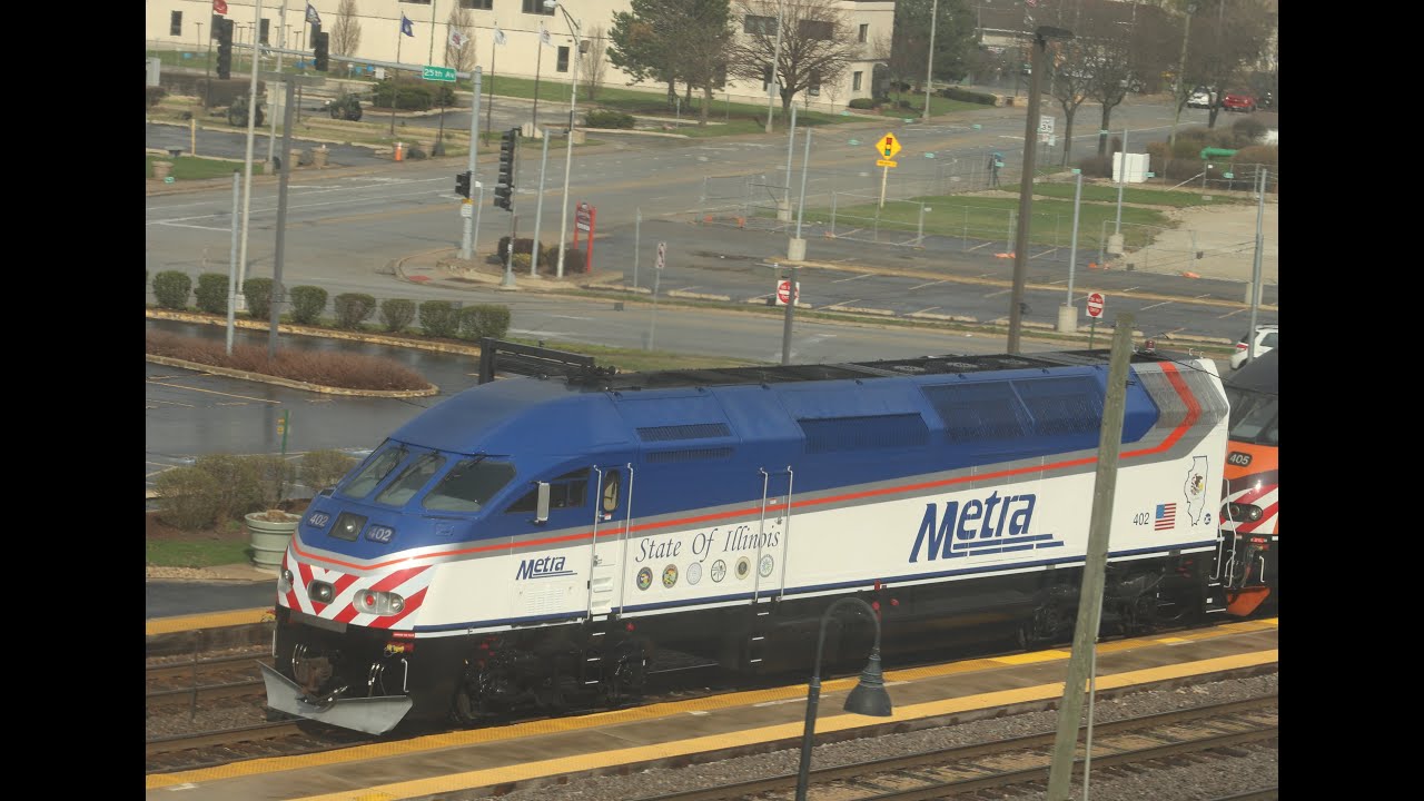 Metra 402 lightning bolt vs Heritage Paint Scheme - YouTube