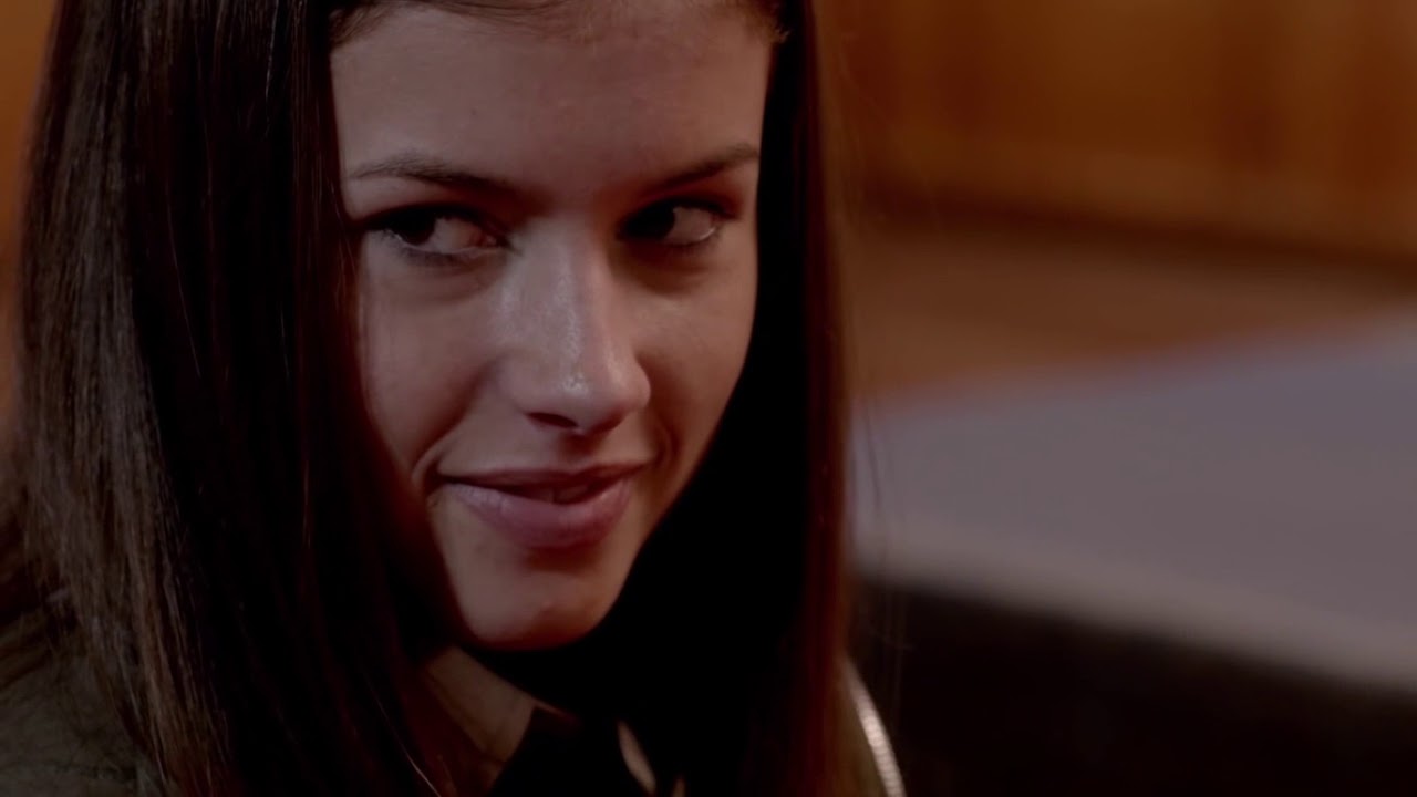 Wolfblood - S02 E01 - Leader Of The Pack - YouTube