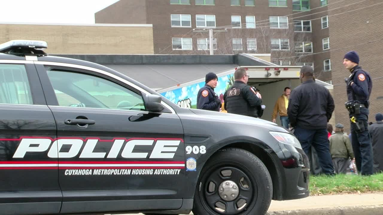 CMHA Explore Program trains inner city youth to be Cops - YouTube