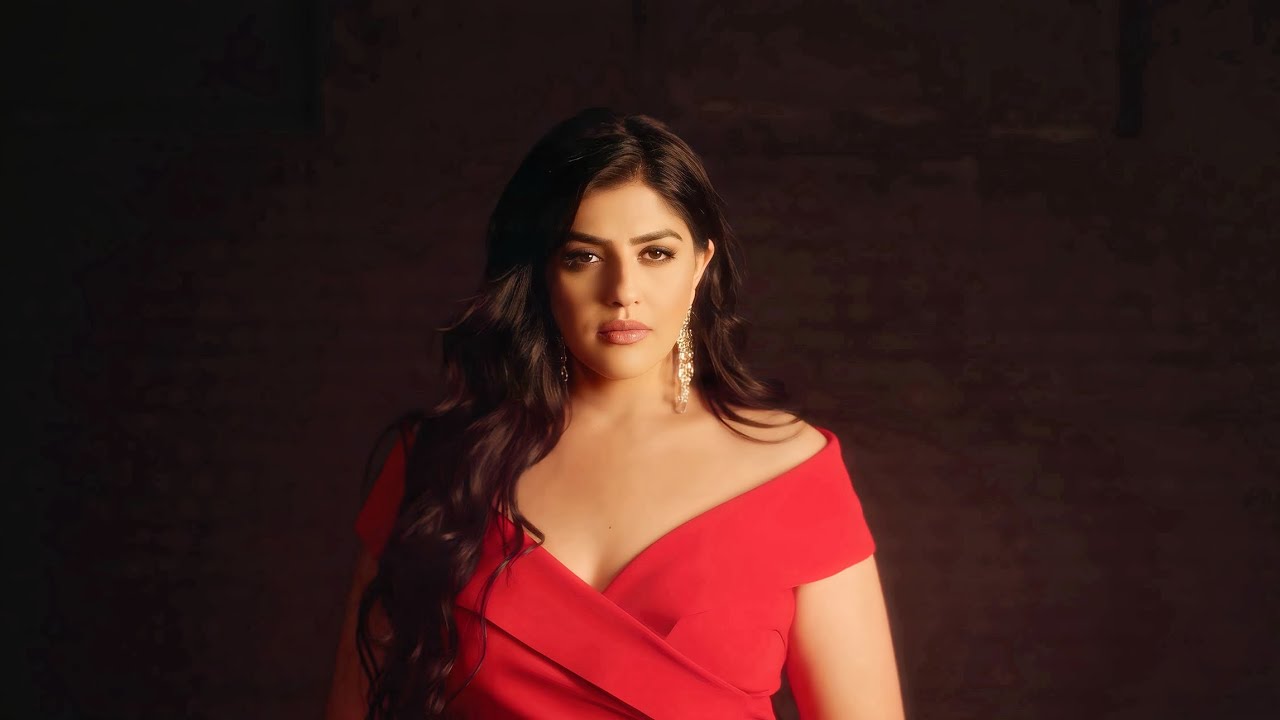 Afghan American actress and singer Maryam Yourish - YouTube