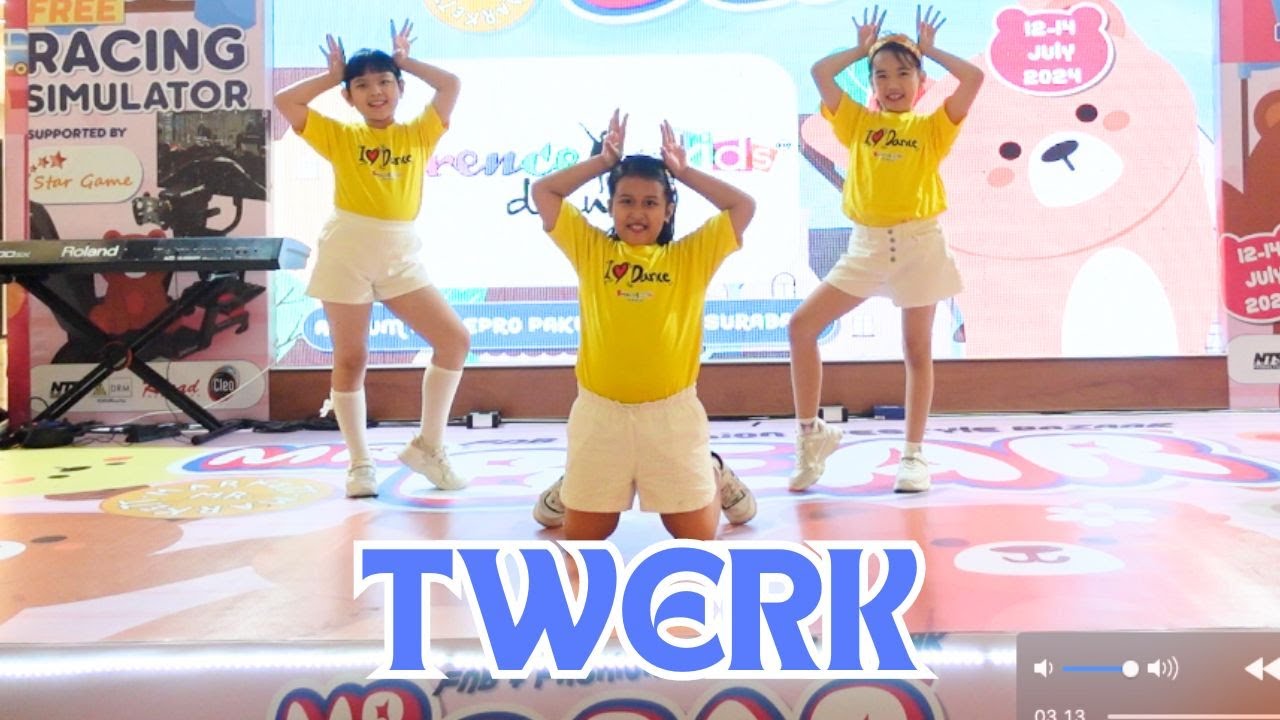 TWERK - KPOP KIDS DANCE - Dance Performance at HomePro PTC Surabaya by ...