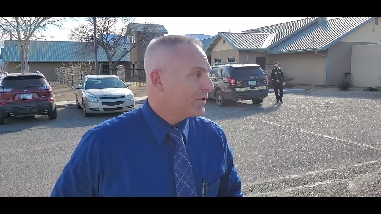 Hilarious - Asking Cops The Same Dumb Questions They Ask Us - Cop Gets ...