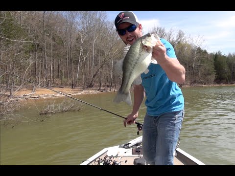 PRE-SPAWN BASS FISHING with Brandon - YouTube