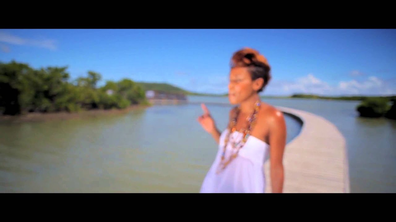 Lynnsha - Ne m'en veux pas - YourZoukTv - clip officiel Roger Kalamba ...