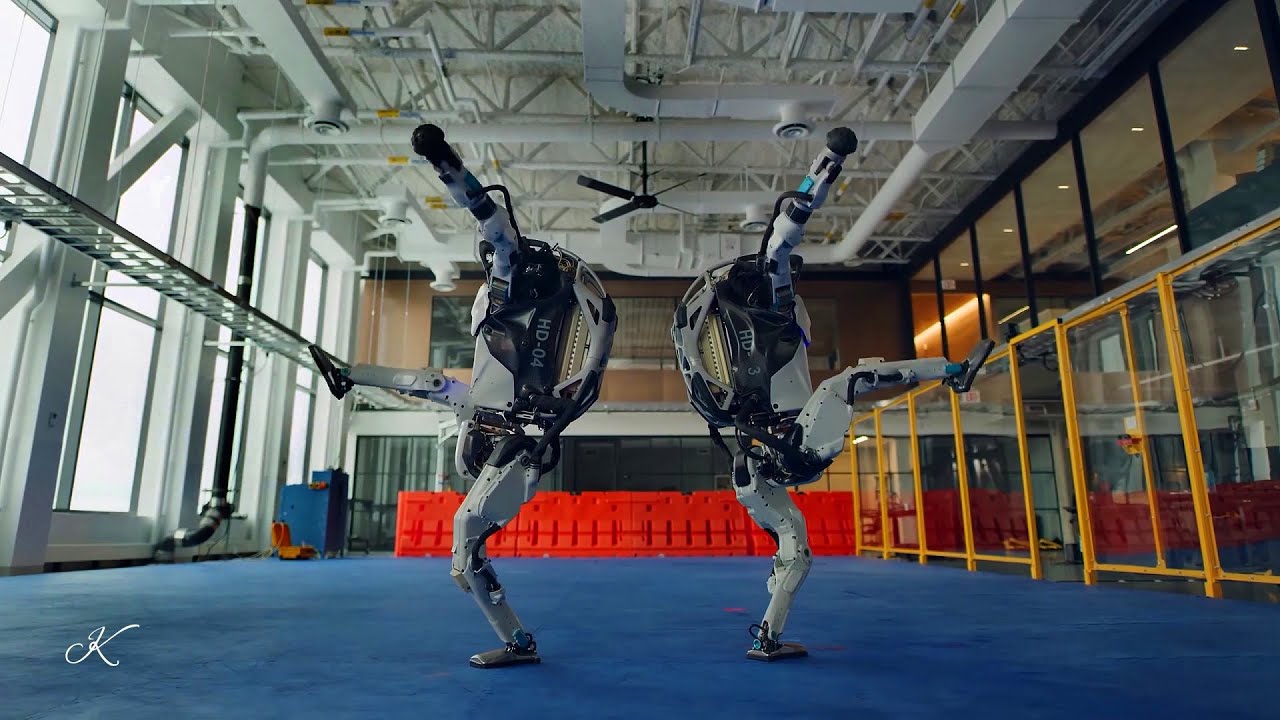 Auch die Roboter tanzen zu Jerusalema - YouTube