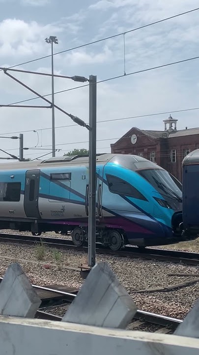 Rail Operations Group 37608 + barrior wagon + TPE 397006 + barrior wagon + 37611 - YouTube